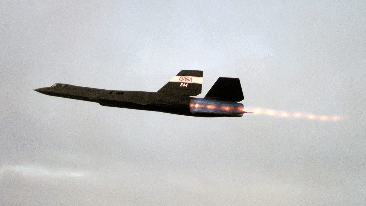 10 Fastest Military Aircraft Ever Built | Military Machine