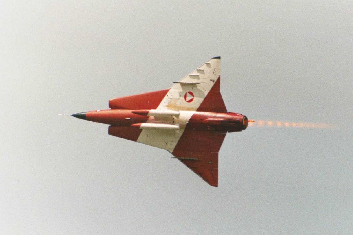 The Saab Draken: Sweden's Double-Delta Interceptor | Military Machine