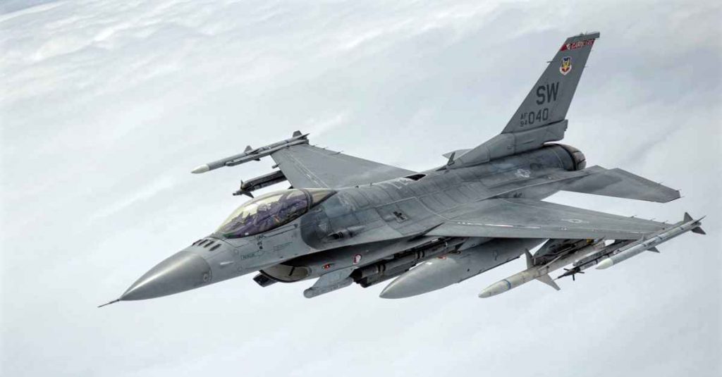 F-16 Fighting Falcon mid flight | Military Machine