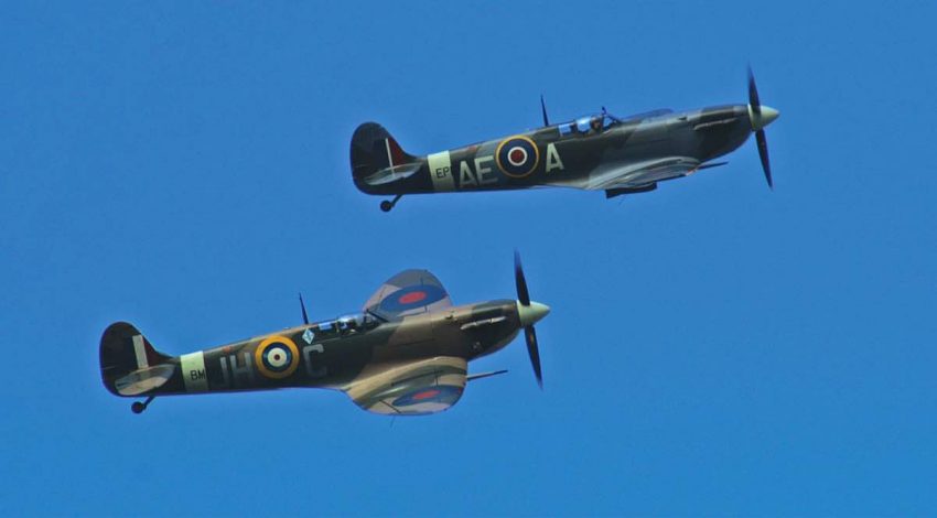Supermarine Spitfire in formation | Military Machine
