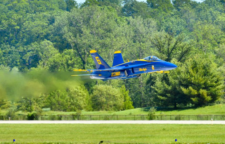 Incredible Images Of The Blue Angels Aerobatic Team | Military Machine