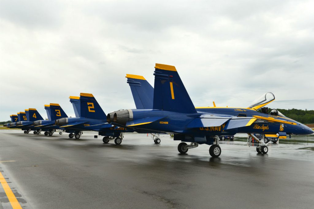 Incredible Images Of The Blue Angels Aerobatic Team | Military Machine