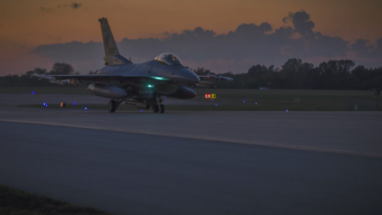 Remarkable Images Of The F-16 Fighting Falcon | Military Machine