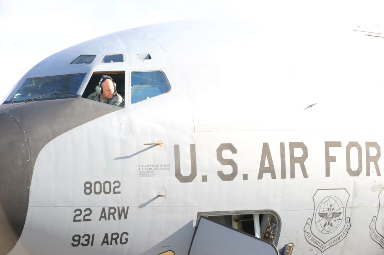 Inspiring Images Of The KC-135 Stratotanker | Military Machine