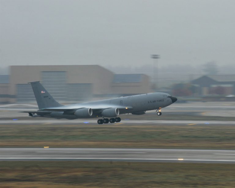 Inspiring Images Of The KC-135 Stratotanker | Military Machine