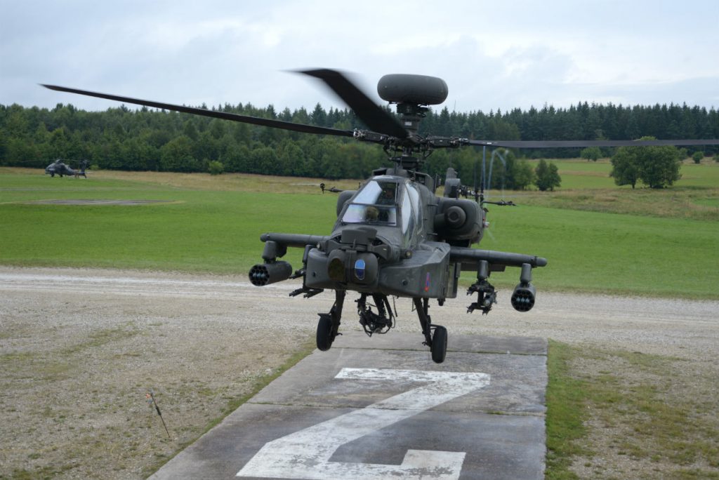 Powerful Images Of The AH-64 Apache Attack Helicopter | Military Machine