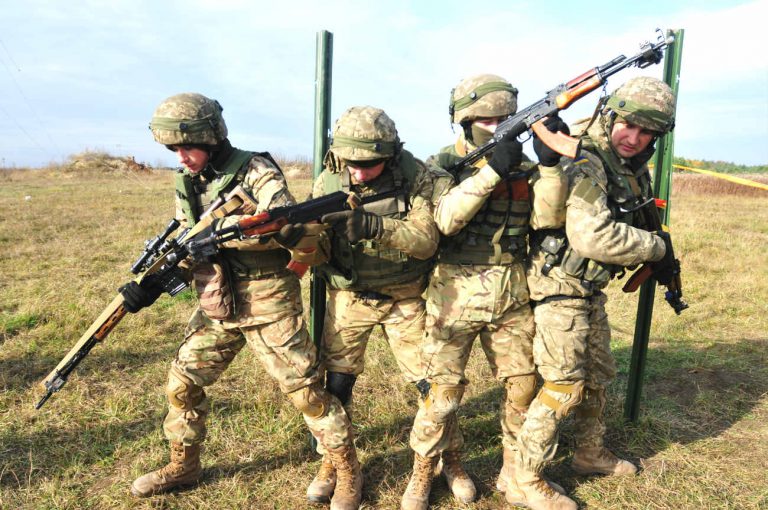 Captivating Images Of Armed Forces Around The World | Military Machine