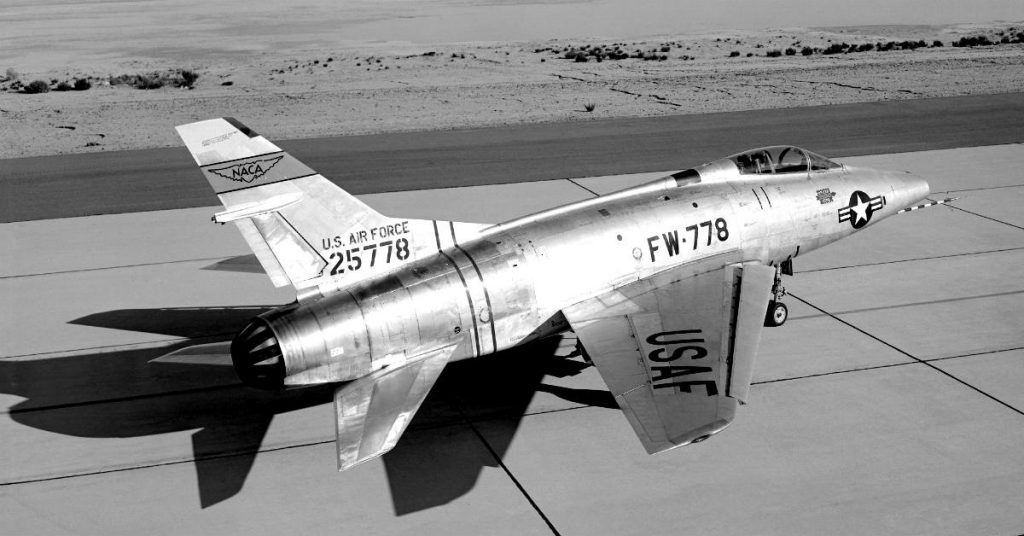 F-100 Rear View | Military Machine