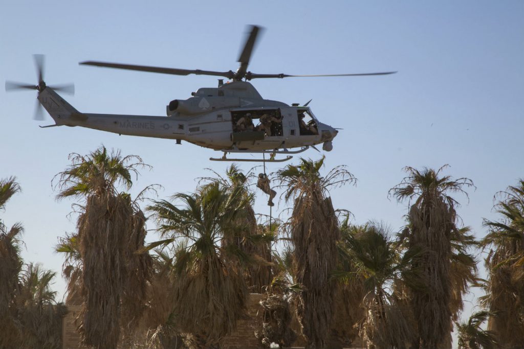UH-1 Helicopter Fast rope | Military Machine