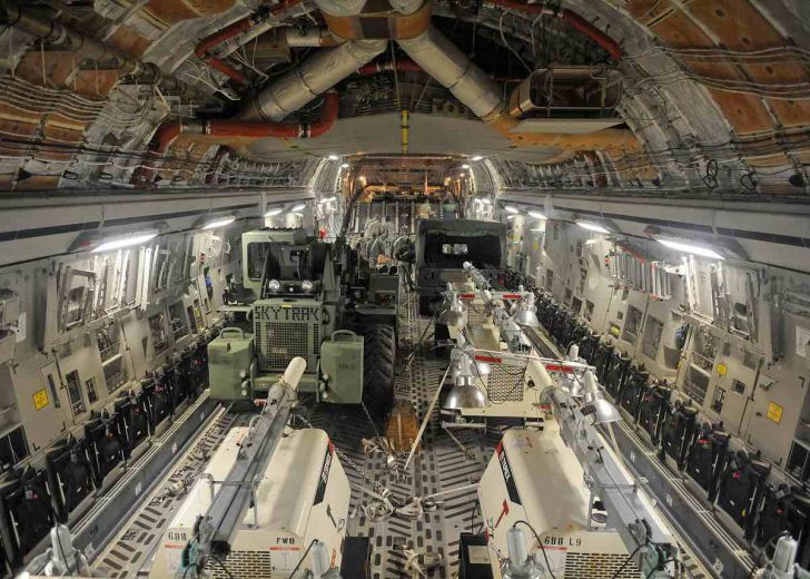 C-17 vs C-130: Comparing The Two Cargo Aircraft | Military Machine