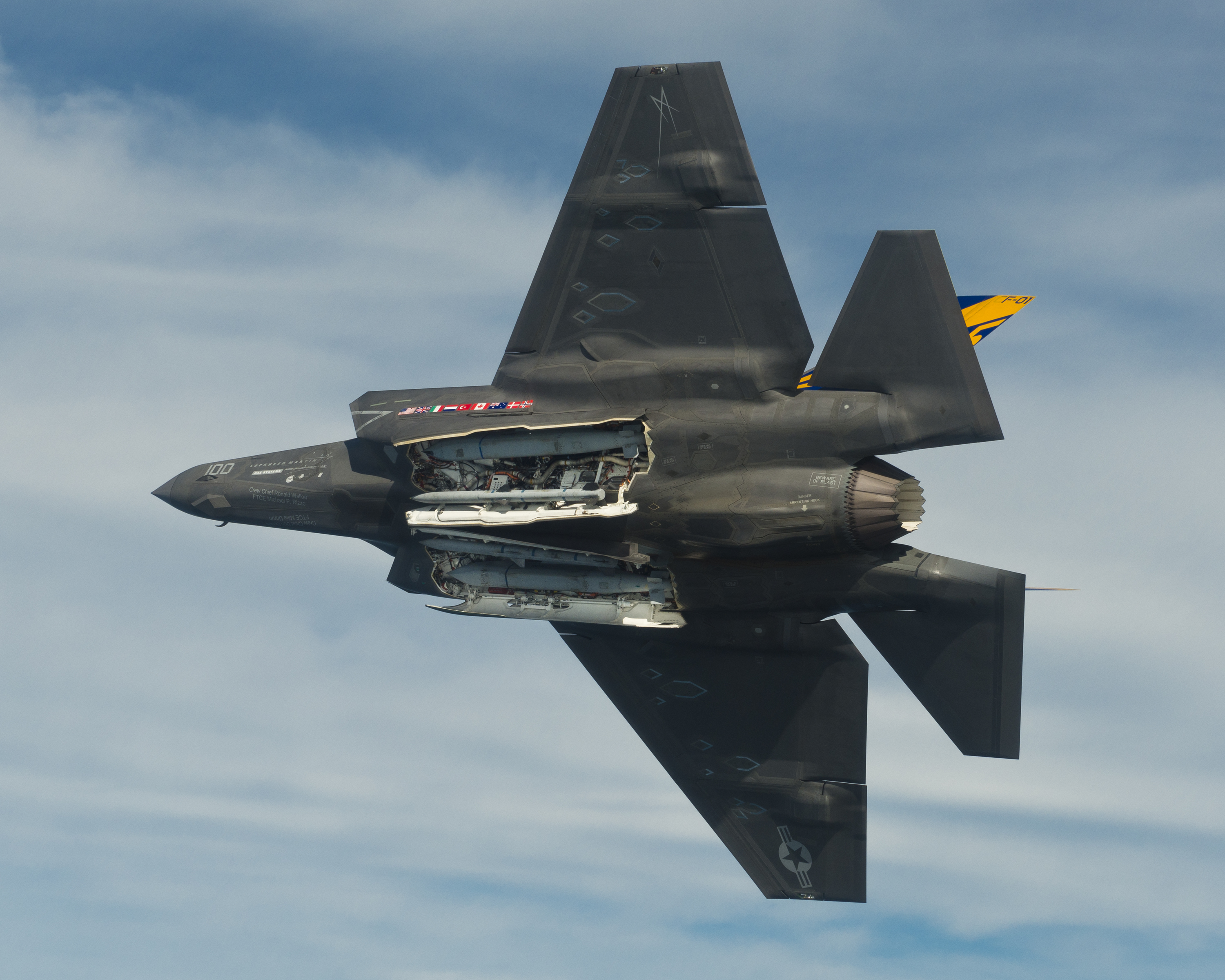 The 17 Most Innovative Features Of The F 35 Lightning II Military Machine